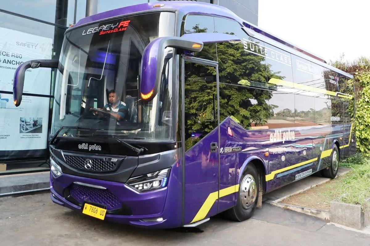 Sensasi Nyaman di Jalan! Bus Baru Adhi Putra, Legacy SR3 FE Suites ...
